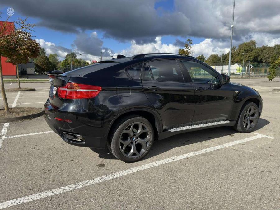 Black BMW X6 2011 in Panevezys, with an engine capacity of 2.99 L and mileage of 286 thousand km for 13000 €, photo 5 on AUTOMOTO.COM.LV