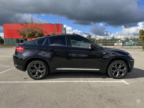 Black BMW X6 2011 in Panevezys, with an engine capacity of 2.99 L and mileage of 286 thousand km for 13000 €, photo 6 on AUTOMOTO.COM.LV