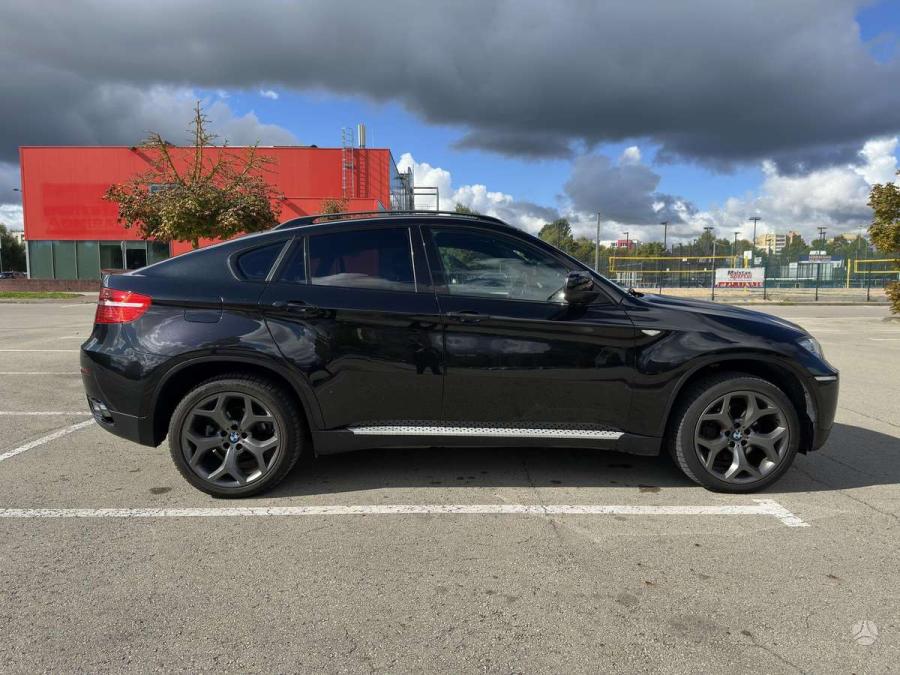 Black BMW X6 2011 in Panevezys, with an engine capacity of 2.99 L and mileage of 286 thousand km for 13000 €, photo 6 on AUTOMOTO.COM.LV