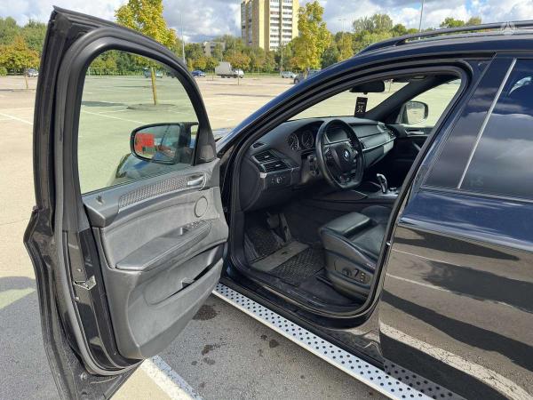 Black BMW X6 2011 in Panevezys, with an engine capacity of 2.99 L and mileage of 286 thousand km for 13000 €, photo 9 on AUTOMOTO.COM.LV