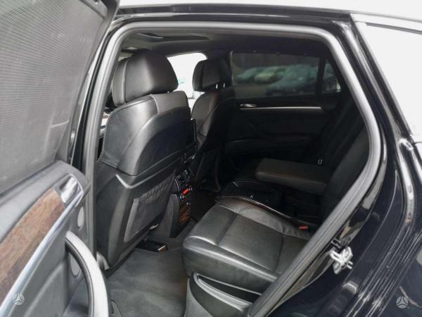 BMW X6 2011 Viļņa vietnē Melns BMW X6 2011 Viļņa, ar dzinēja tilpumu 3.00 L un nobraukumu 210 tūkst. km par 10600 €, foto 6 vietnē AUTOMOTO.COM.LV