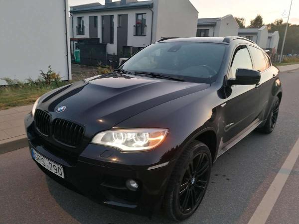 Black BMW X6 2012 in Vilnius, with an engine capacity of 3.00 L and mileage of 500 thousand km for 10300 €, photo 1 on AUTOMOTO.COM.LV