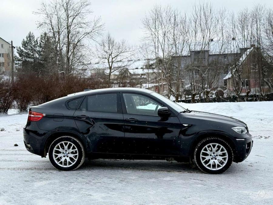 Black BMW X6 2012 in Vilnius, with an engine capacity of 2.99 L and mileage of 191 thousand km for 9800 €, photo 4 on AUTOMOTO.COM.LV