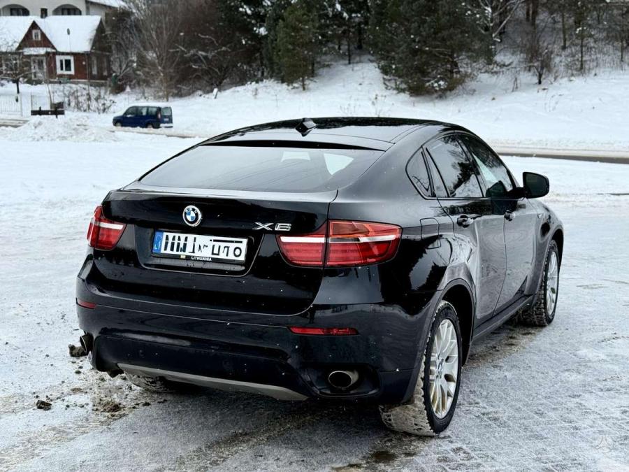 Black BMW X6 2012 in Vilnius, with an engine capacity of 2.99 L and mileage of 191 thousand km for 9800 €, photo 5 on AUTOMOTO.COM.LV