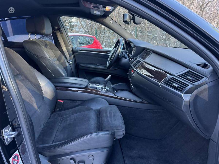Black BMW X6 2012 in Vilnius, with an engine capacity of 2.99 L and mileage of 180 thousand km for 14000 €, photo 12 on AUTOMOTO.COM.LV