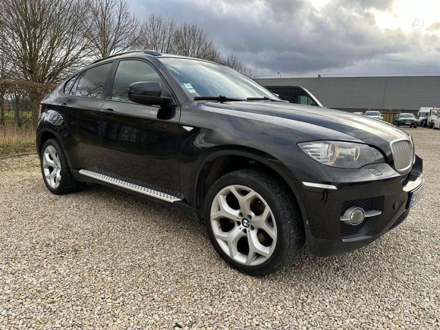 Black BMW X6 2012 in Taurage, with an engine capacity of 2.99 L and mileage of 270 thousand km for 8800 €, photo 8 on AUTOMOTO.COM.LV