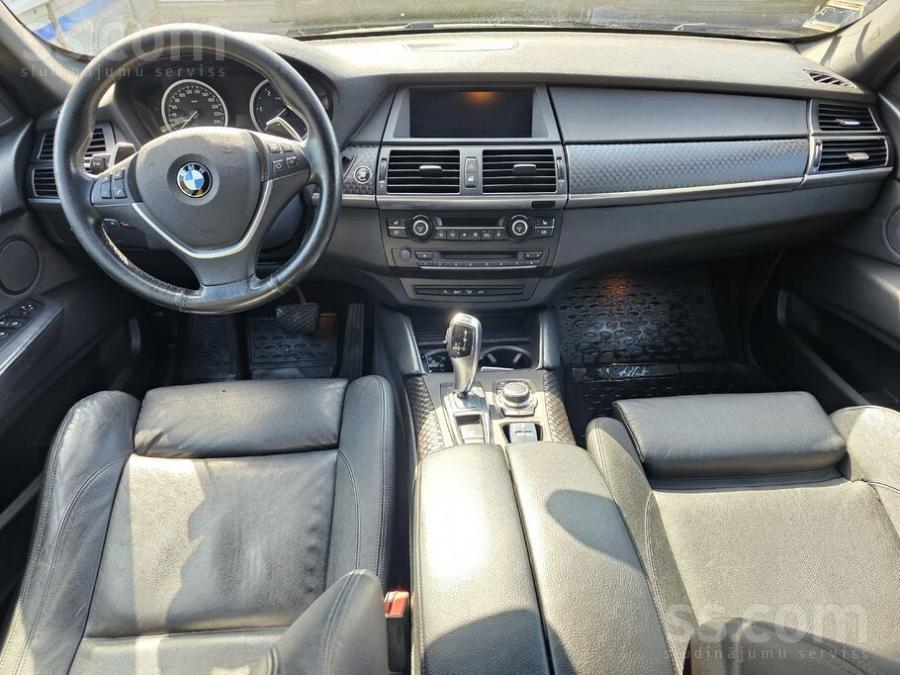 Black BMW X6 2012 in Jelgava, with an engine capacity of 3.00 L and mileage of 257 thousand km for 12800 €, photo 15 on AUTOMOTO.COM.LV