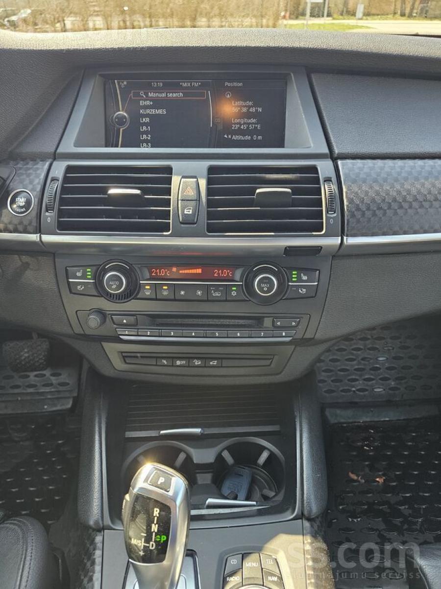 Black BMW X6 2012 in Jelgava, with an engine capacity of 3.00 L and mileage of 257 thousand km for 12800 €, photo 16 on AUTOMOTO.COM.LV