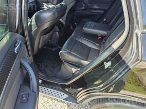 Black BMW X6 2012 in Jelgava, with an engine capacity of 3.00 L and mileage of 257 thousand km for 12800 €, photo 18 on AUTOMOTO.COM.LV