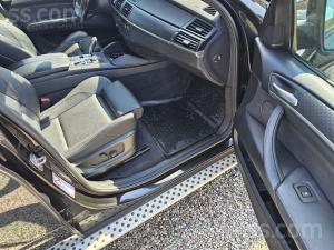 Black BMW X6 2012 in Jelgava, with an engine capacity of 3.00 L and mileage of 257 thousand km for 12800 €, photo 19 on AUTOMOTO.COM.LV