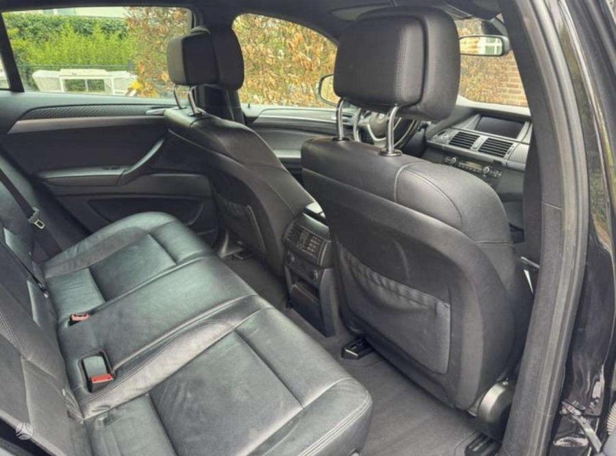 Black BMW X6 2012 in Kaunas, with an engine capacity of 3.00 L and mileage of 312 thousand km for 12750 €, photo 12 on AUTOMOTO.COM.LV