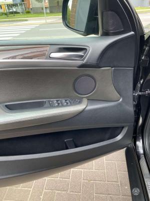 Black BMW X6 2012 in Marijampole, with an engine capacity of 2.99 L and mileage of 223 thousand km for 12850 €, photo 20 on AUTOMOTO.COM.LV