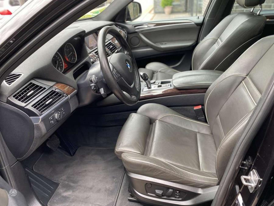 Black BMW X6 2012 in Marijampole, with an engine capacity of 2.99 L and mileage of 223 thousand km for 12850 €, photo 23 on AUTOMOTO.COM.LV