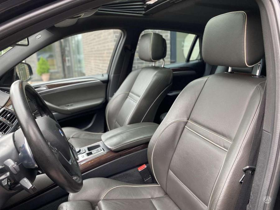 Black BMW X6 2012 in Marijampole, with an engine capacity of 2.99 L and mileage of 223 thousand km for 12850 €, photo 25 on AUTOMOTO.COM.LV