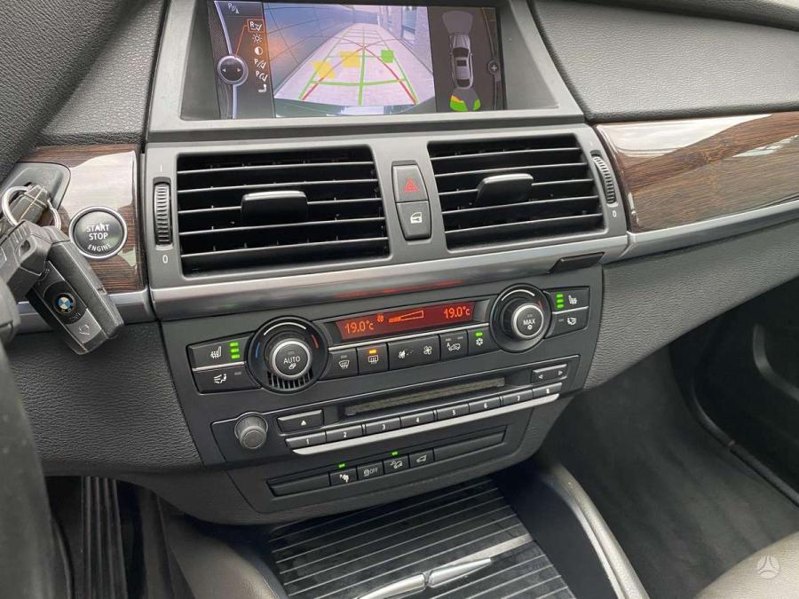 Black BMW X6 2012 in Marijampole, with an engine capacity of 2.99 L and mileage of 223 thousand km for 12850 €, photo 29 on AUTOMOTO.COM.LV