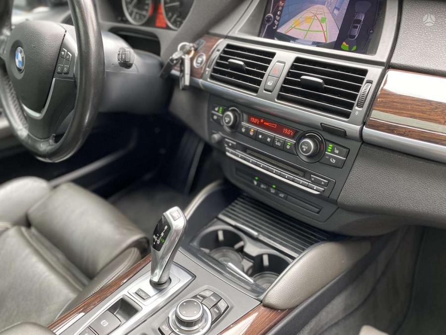Black BMW X6 2012 in Marijampole, with an engine capacity of 2.99 L and mileage of 223 thousand km for 12850 €, photo 35 on AUTOMOTO.COM.LV