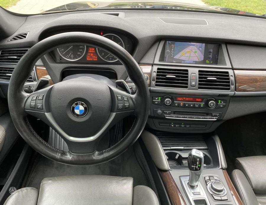 Black BMW X6 2012 in Marijampole, with an engine capacity of 2.99 L and mileage of 223 thousand km for 12850 €, photo 39 on AUTOMOTO.COM.LV