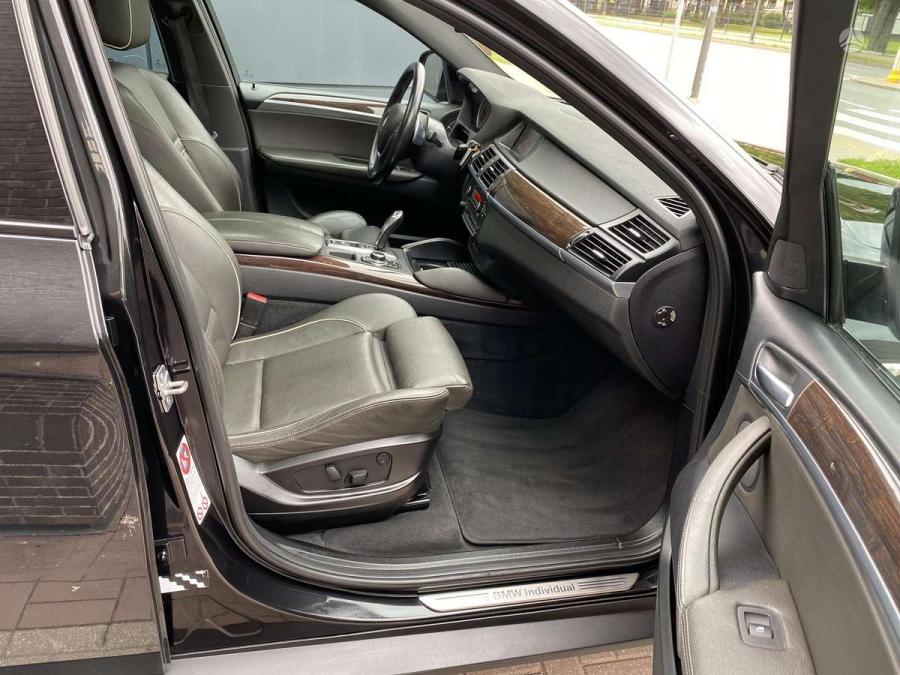 Black BMW X6 2012 in Marijampole, with an engine capacity of 2.99 L and mileage of 223 thousand km for 12850 €, photo 41 on AUTOMOTO.COM.LV