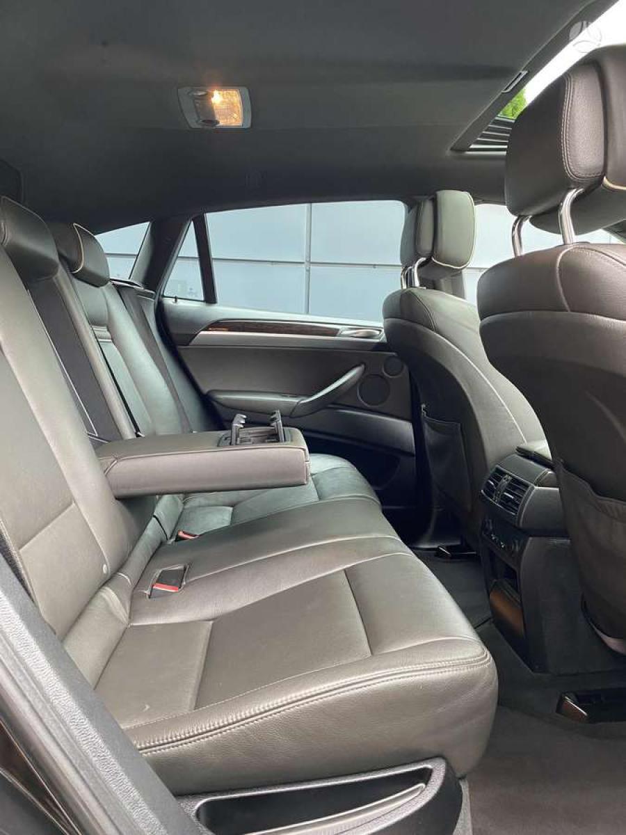 Black BMW X6 2012 in Marijampole, with an engine capacity of 2.99 L and mileage of 223 thousand km for 12850 €, photo 45 on AUTOMOTO.COM.LV