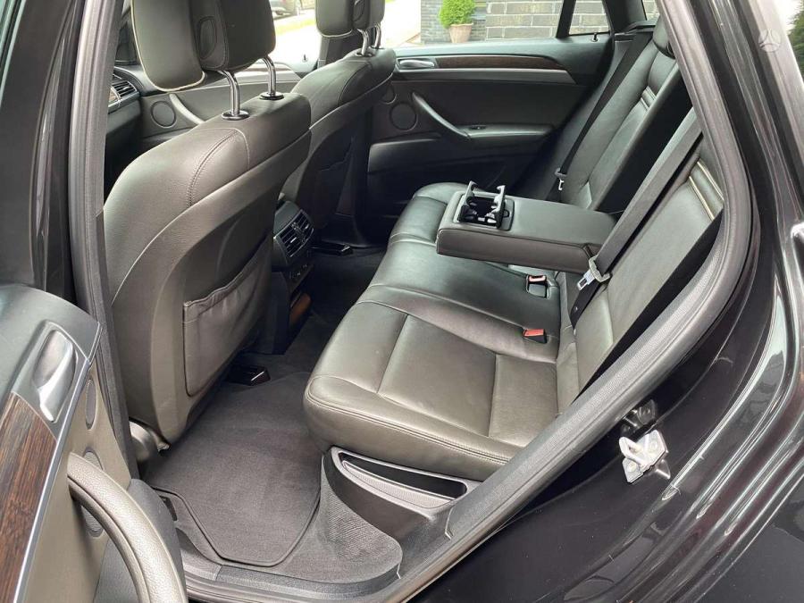 Black BMW X6 2012 in Marijampole, with an engine capacity of 2.99 L and mileage of 223 thousand km for 12850 €, photo 46 on AUTOMOTO.COM.LV