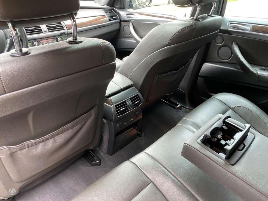 Black BMW X6 2012 in Marijampole, with an engine capacity of 2.99 L and mileage of 223 thousand km for 12850 €, photo 48 on AUTOMOTO.COM.LV