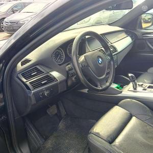 Black BMW X6 2012 in Kaunas, with an engine capacity of 3.00 L and mileage of 236 thousand km for 12700 €, photo 5 on AUTOMOTO.COM.LV