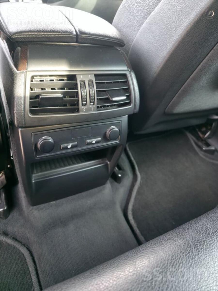 Black BMW X6 2012 in Talsi, with an engine capacity of 3.00 L and mileage of 363 thousand km for 10500 €, photo 7 on AUTOMOTO.COM.LV