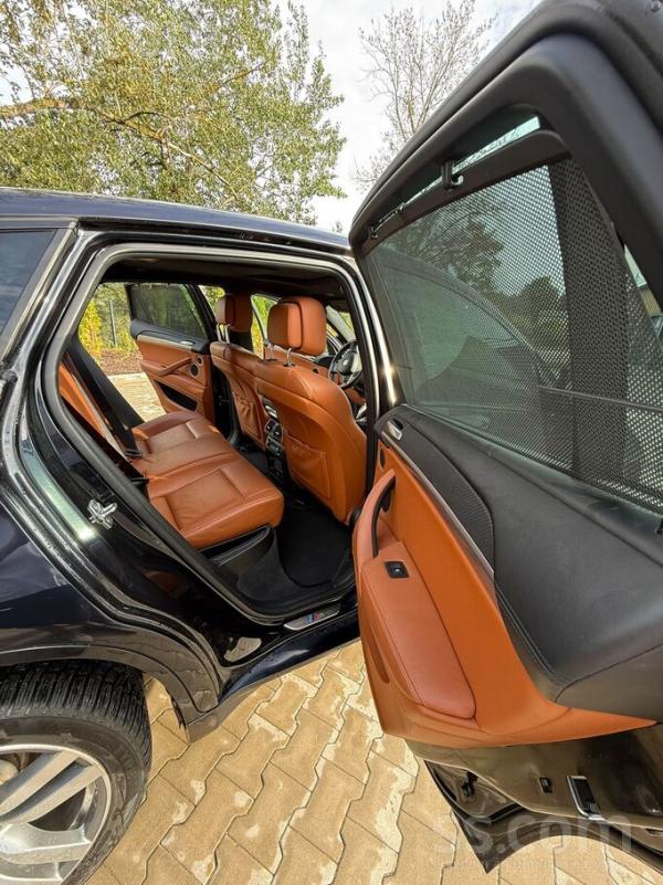 Black BMW X6 2012 in Riga, with an engine capacity of 4.40 L and mileage of 223 thousand km for 14200 €, photo 10 on AUTOMOTO.COM.LV