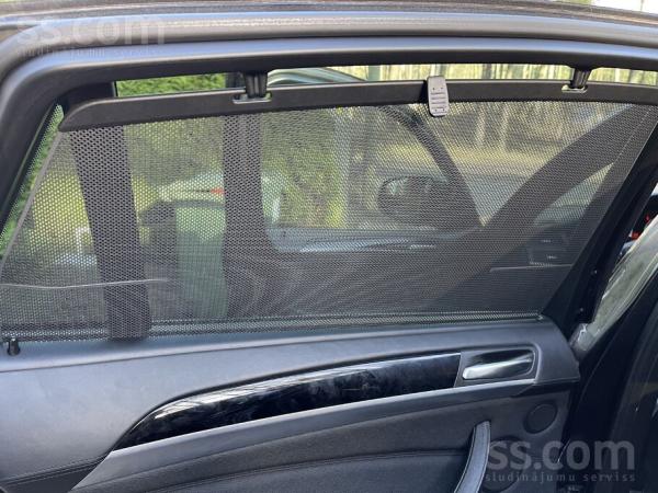 Black BMW X6 2013 in Riga, with an engine capacity of 3.00 L and mileage of 272 thousand km for 16500 €, photo 10 on AUTOMOTO.COM.LV