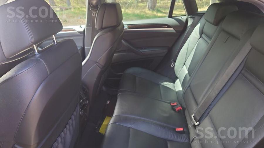 Black BMW X6 2013 in Jurmala, with an engine capacity of 3.00 L and mileage of 276 thousand km for 25450 €, photo 24 on AUTOMOTO.COM.LV