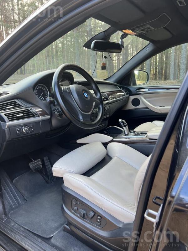 Melns BMW X6 2013 Daugavpils, ar dzinēja tilpumu 3.00 L un nobraukumu 335 tūkst. km par 14500 €, foto 2 vietnē AUTOMOTO.COM.LV