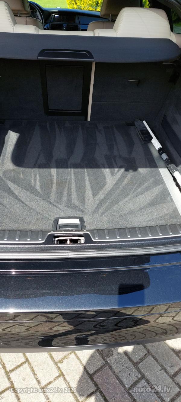 Black BMW X6 2013 in Keila, with an engine capacity of 3.00 L and mileage of 182 thousand km for 18500 €, photo 8 on AUTOMOTO.COM.LV