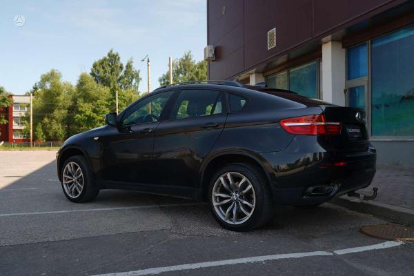 Black BMW X6 2013 in Vilnius, with an engine capacity of 2.99 L and mileage of 340 thousand km for 15250 €, photo 3 on AUTOMOTO.COM.LV
