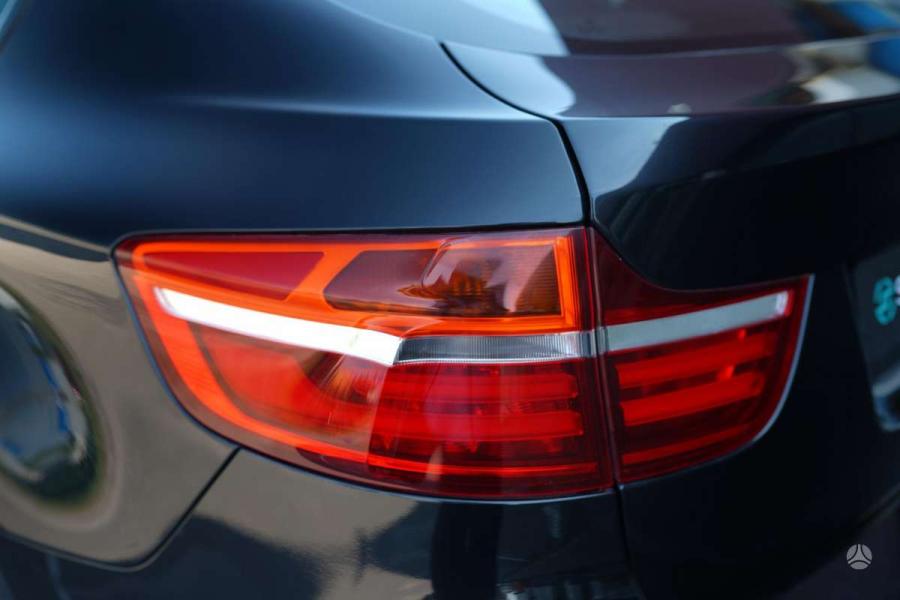 Black BMW X6 2013 in Vilnius, with an engine capacity of 2.99 L and mileage of 340 thousand km for 15250 €, photo 5 on AUTOMOTO.COM.LV