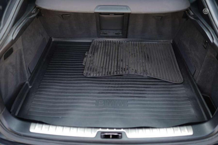 Black BMW X6 2013 in Vilnius, with an engine capacity of 2.99 L and mileage of 340 thousand km for 15250 €, photo 18 on AUTOMOTO.COM.LV