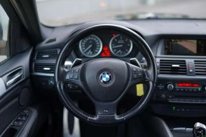 Black BMW X6 2013 in Vilnius, with an engine capacity of 2.99 L and mileage of 340 thousand km for 15250 €, photo 21 on AUTOMOTO.COM.LV