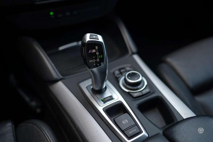 Black BMW X6 2013 in Vilnius, with an engine capacity of 2.99 L and mileage of 340 thousand km for 15250 €, photo 34 on AUTOMOTO.COM.LV