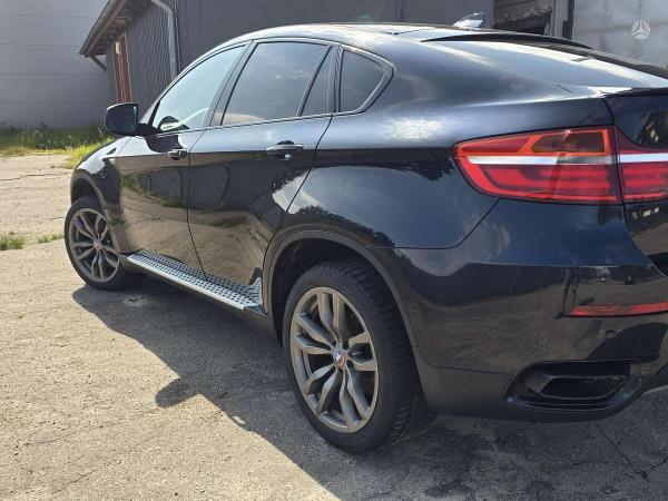 Black BMW X6 2013 in Siauliai, with an engine capacity of 2.99 L and mileage of 302 thousand km for 7900 €, photo 2 on AUTOMOTO.COM.LV