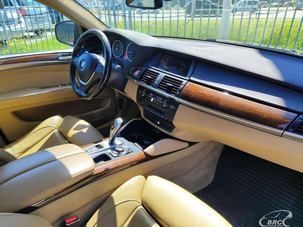 Black BMW X6 2013 in Klaipeda, with an engine capacity of 3.00 L and mileage of 212 thousand km for 11500 €, photo 9 on AUTOMOTO.COM.LV