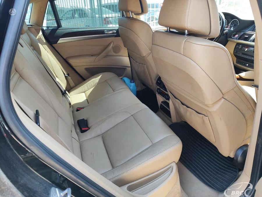 Black BMW X6 2013 in Klaipeda, with an engine capacity of 3.00 L and mileage of 212 thousand km for 11500 €, photo 12 on AUTOMOTO.COM.LV