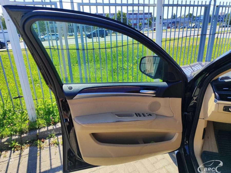 Black BMW X6 2013 in Klaipeda, with an engine capacity of 3.00 L and mileage of 212 thousand km for 11500 €, photo 21 on AUTOMOTO.COM.LV
