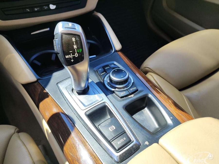 Black BMW X6 2013 in Klaipeda, with an engine capacity of 3.00 L and mileage of 212 thousand km for 11500 €, photo 31 on AUTOMOTO.COM.LV