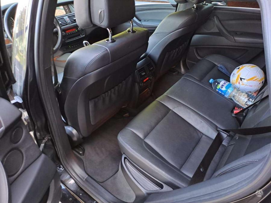 Black BMW X6 2013 in Klaipeda, with an engine capacity of 2.98 L and mileage of 51 thousand km for 16000 €, photo 21 on AUTOMOTO.COM.LV