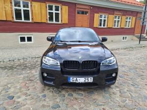 Black BMW X6 2013 in Jelgava, with an engine capacity of 3.00 L and mileage of 228 thousand km for 17600 €, photo 4 on AUTOMOTO.COM.LV