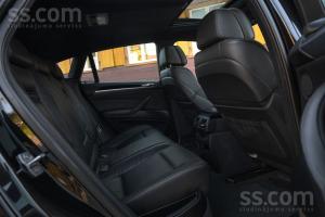 Black BMW X6 2013 in Jelgava, with an engine capacity of 3.00 L and mileage of 228 thousand km for 17600 €, photo 10 on AUTOMOTO.COM.LV