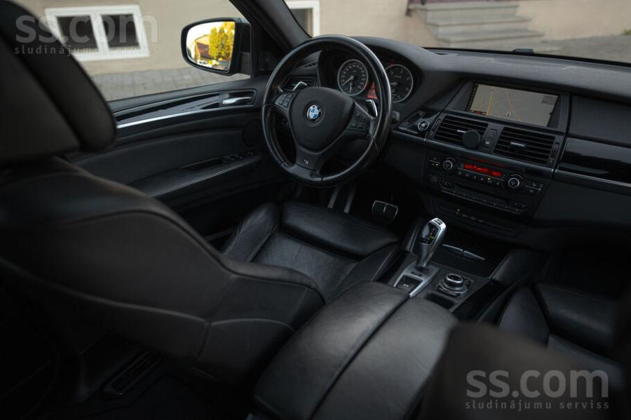 Black BMW X6 2013 in Jelgava, with an engine capacity of 3.00 L and mileage of 228 thousand km for 17600 €, photo 11 on AUTOMOTO.COM.LV