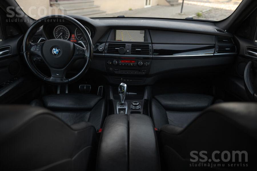 Black BMW X6 2013 in Jelgava, with an engine capacity of 3.00 L and mileage of 228 thousand km for 17600 €, photo 12 on AUTOMOTO.COM.LV
