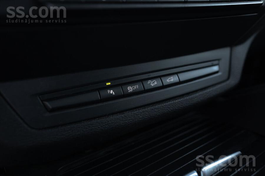 Black BMW X6 2013 in Jelgava, with an engine capacity of 3.00 L and mileage of 228 thousand km for 17600 €, photo 22 on AUTOMOTO.COM.LV