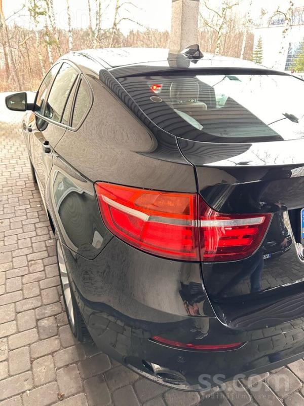 BMW X6 2013 in Riga on AUTOMOTO.COM.LV Black BMW X6 2013 in Riga, with an engine capacity of 3.00 L and mileage of 150 thousand km for 14700 €, photo 7 on AUTOMOTO.COM.LV