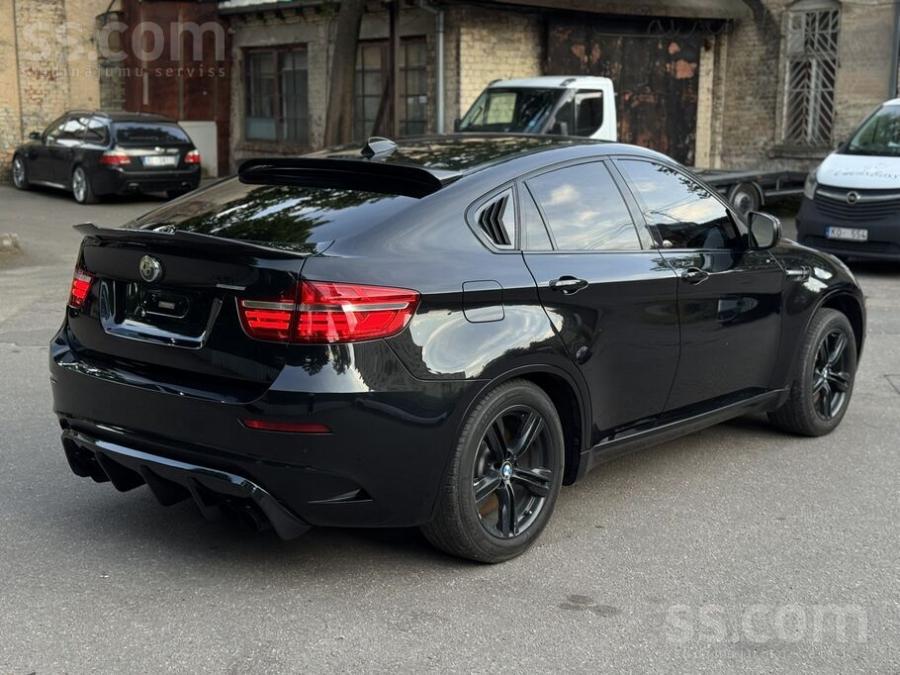 Black BMW X6 2014 in Riga, with an engine capacity of 4.40 L and mileage of 155 thousand km for 10890 €, photo 1 on AUTOMOTO.COM.LV
